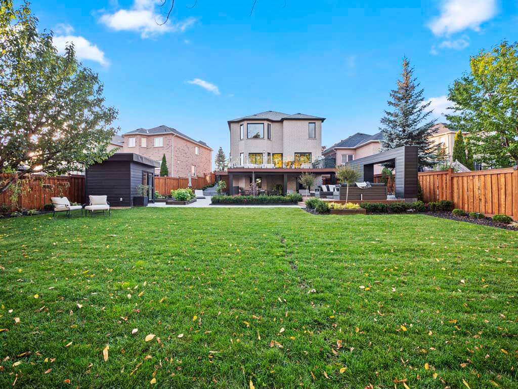 Eco-Friendly Landscape Design | Inuit Trail - Land-Con