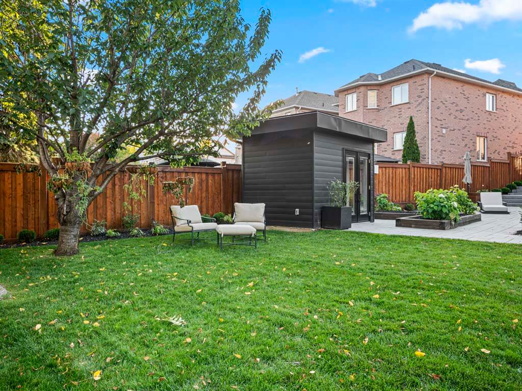 Eco-Friendly Landscape Design | Inuit Trail - Land-Con