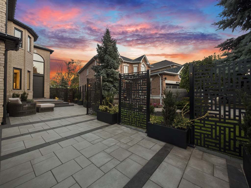 Eco-Friendly Landscape Design | Inuit Trail - Land-Con